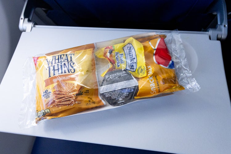 Inflight 'snackdown': The best free airline snack in the sky - The ...