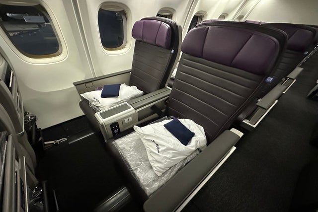 Is United Airlines premium economy worth it on long flights? - The Points Guy