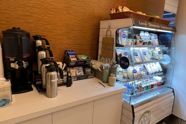 Sneak peek inside Delta's 1st grab-and-go Sky Club concept - The Points Guy