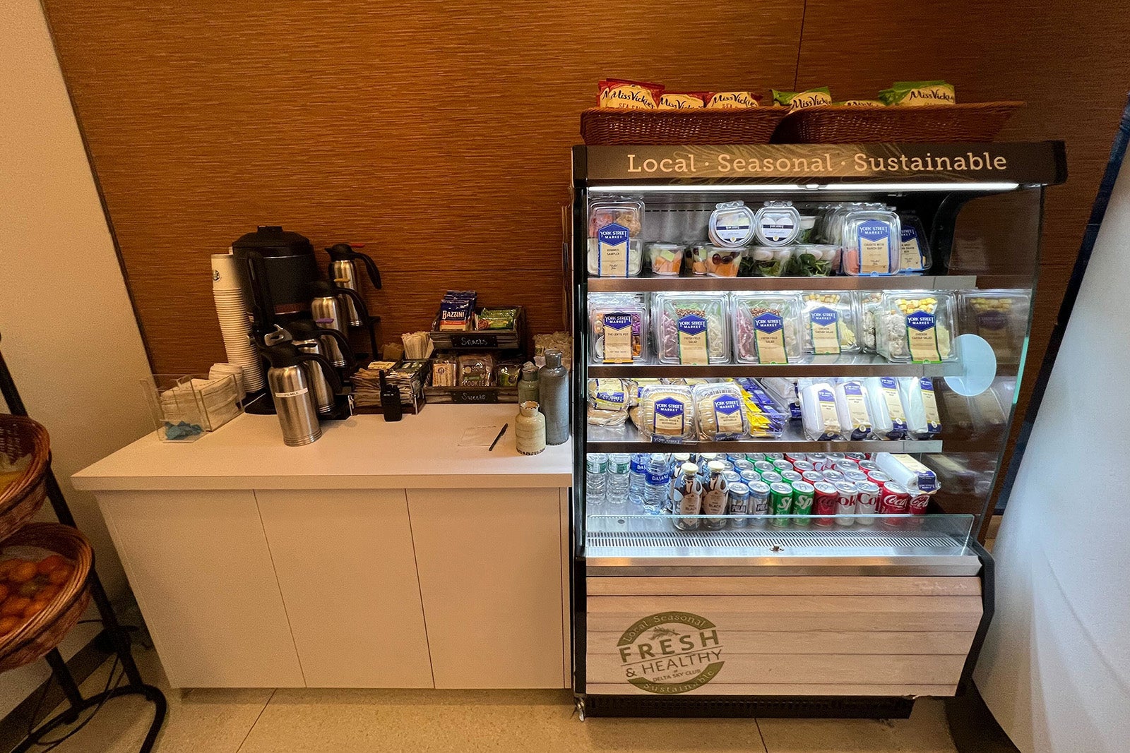 Sneak peek inside Delta's 1st grab-and-go Sky Club concept - The Points Guy