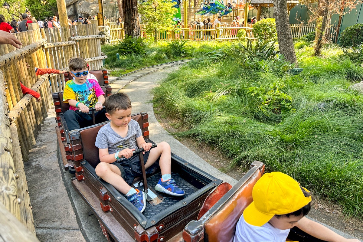 Planning a trip to Knott's Berry Farm - The Points Guy
