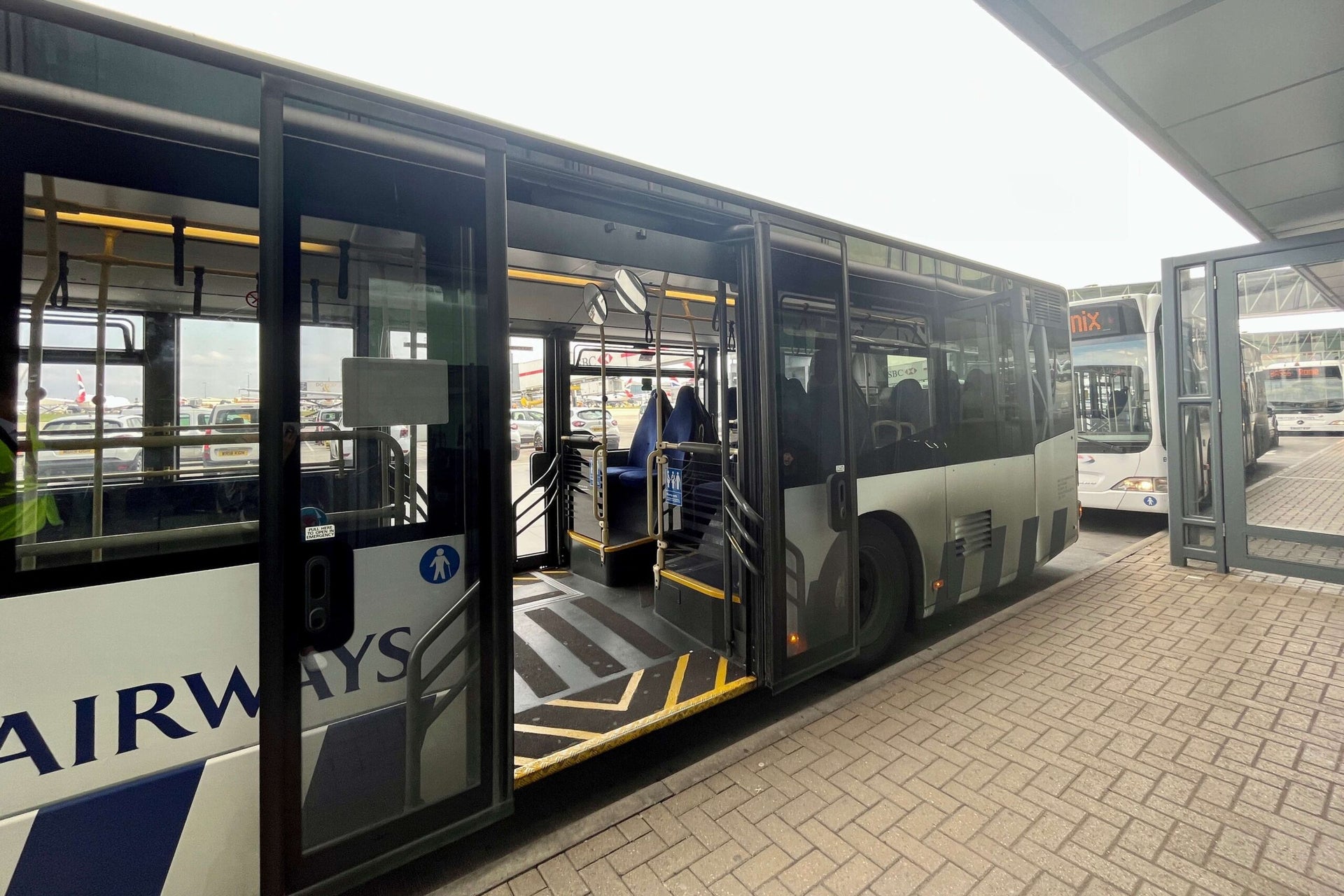 Is British Airways premium economy worth it on the Boeing 777-300ER ...