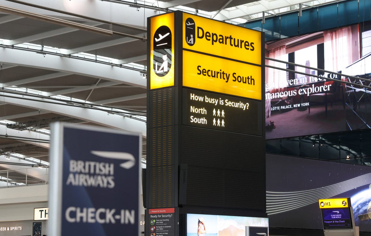 Heathrow passengers can now dodge queues by pre-booking free security ...