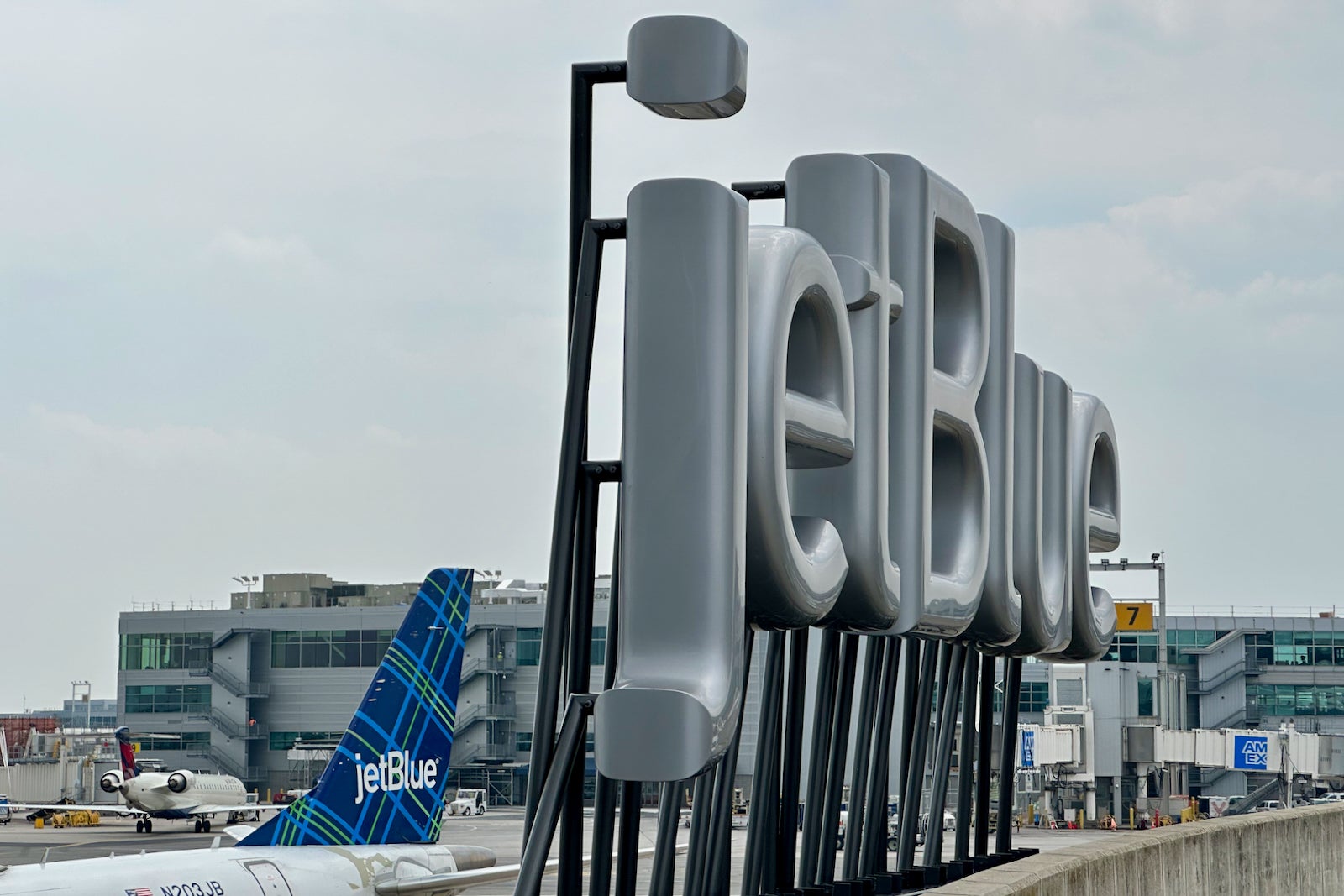 What it was like onboard JetBlue's splashy inaugural flight from NYC to ...