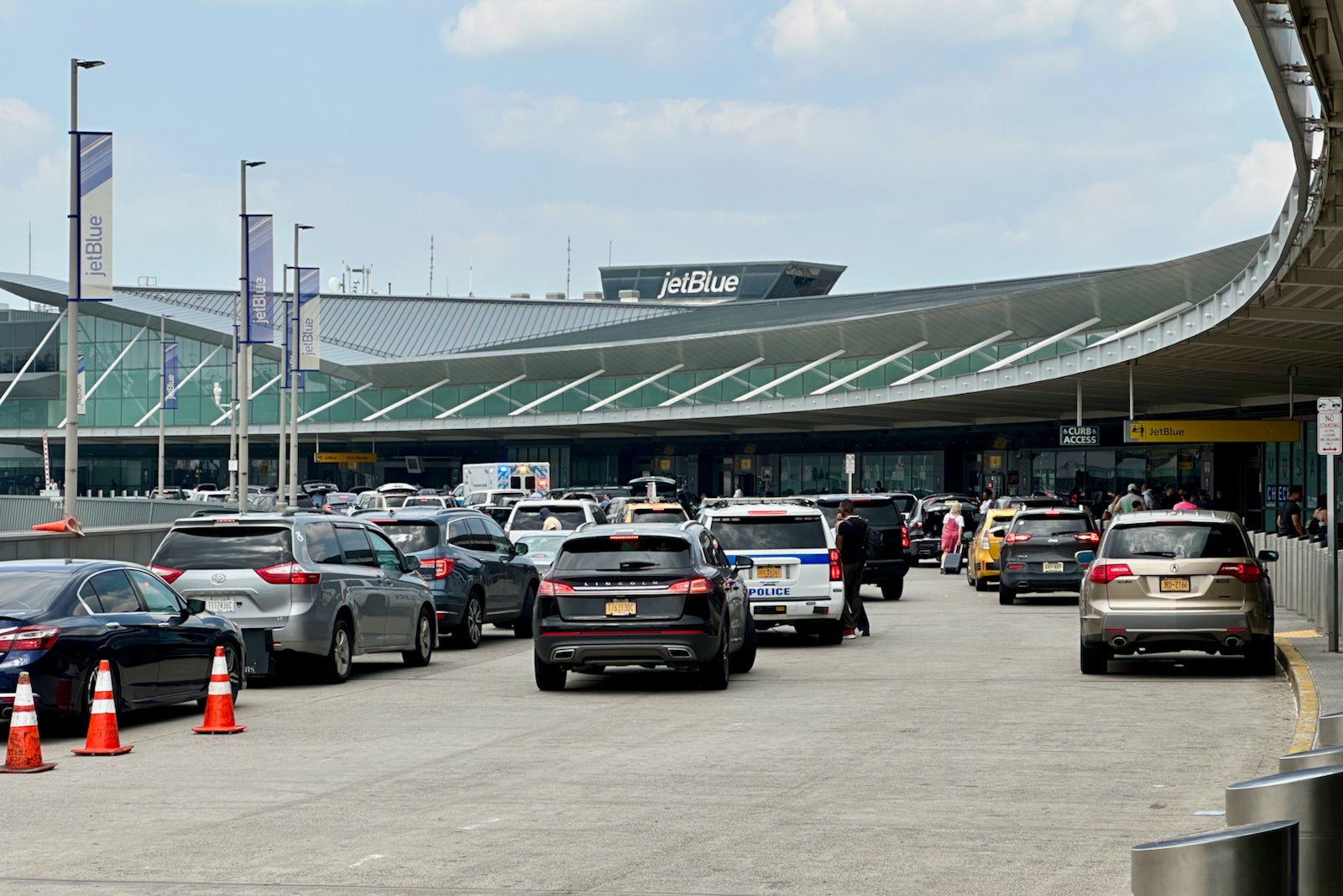 What it was like onboard JetBlue's splashy inaugural flight from NYC to ...