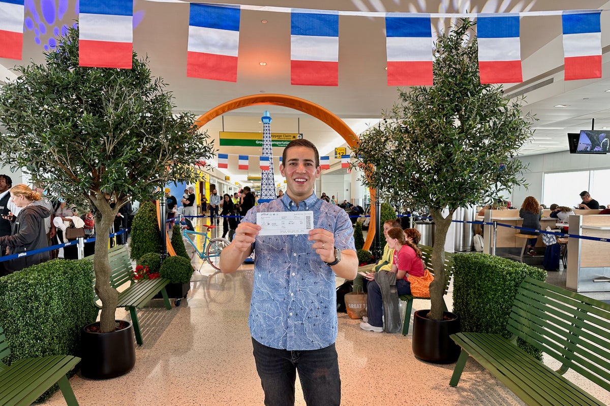 What it was like onboard JetBlue's splashy inaugural flight from NYC to ...