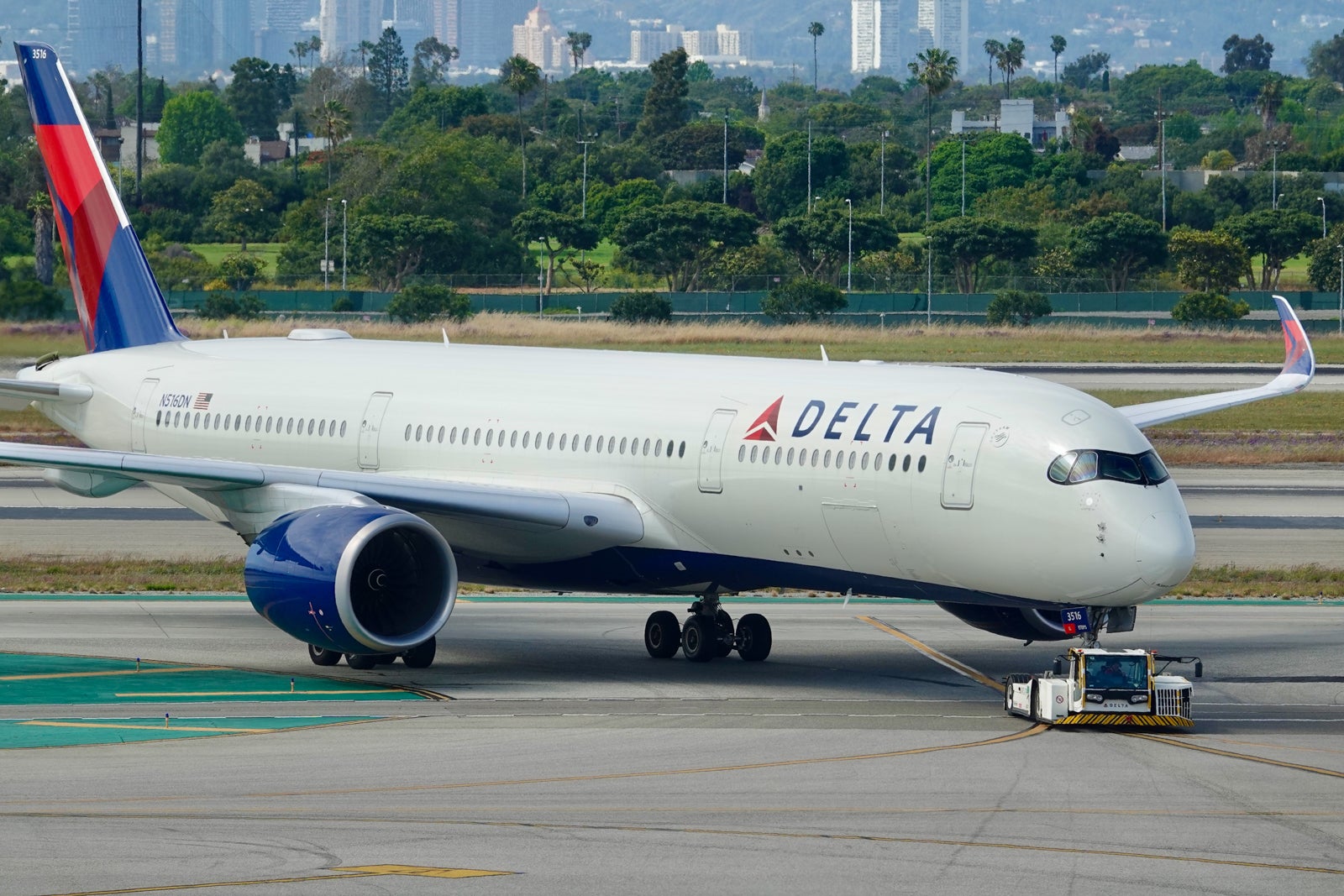Delta teams up with Missoni for new amenity kits, Delta One lounge ...