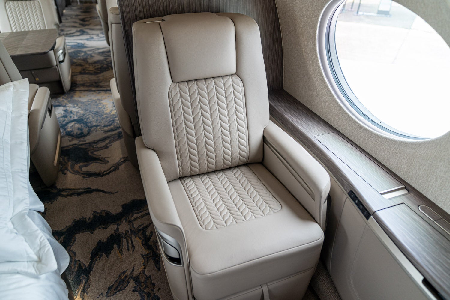 Inside Qatar Airways' Gulfstream G700 and Airbus A319 private jets ...