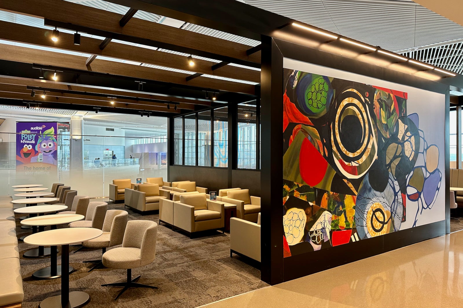 United debuts its nicest club yet in Newark’s new Terminal A - The ...