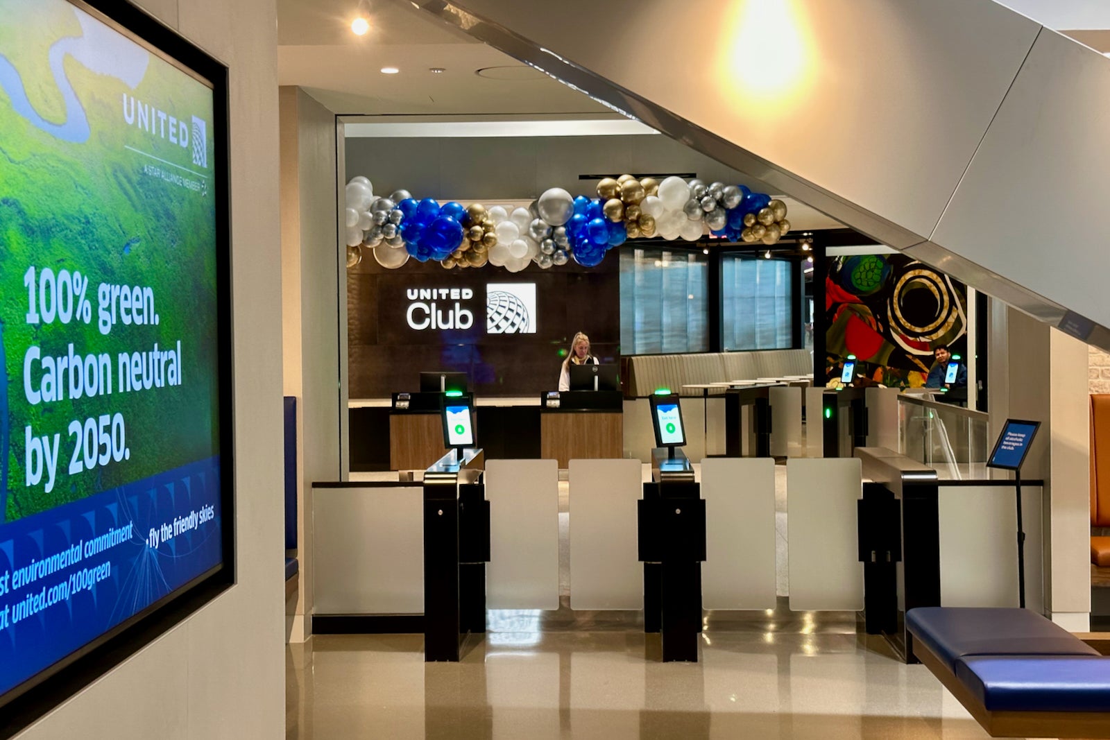 United debuts its nicest club yet in Newark’s new Terminal A - The ...