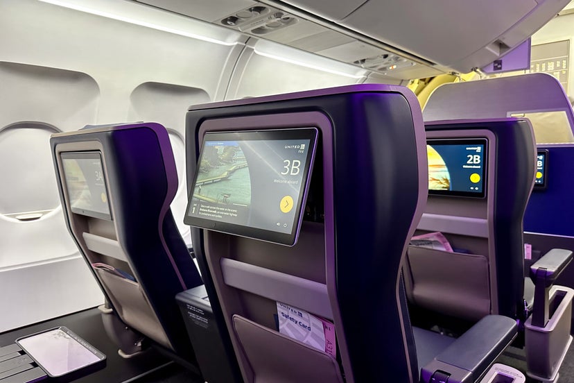 New first-class seat, overhauled cabins shine on United's retrofitted ...