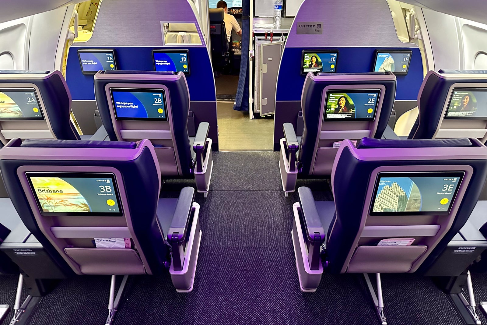 New first-class seat, overhauled cabins shine on United's retrofitted ...