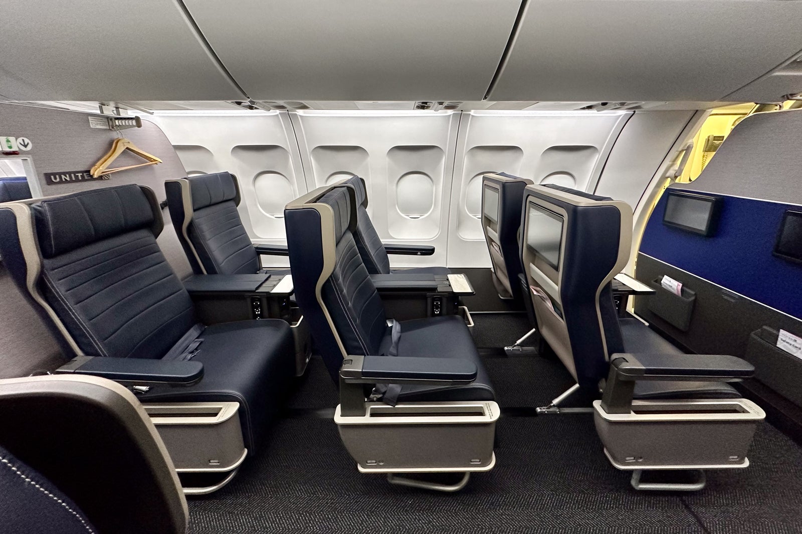 New first-class seat, overhauled cabins shine on United's retrofitted ...