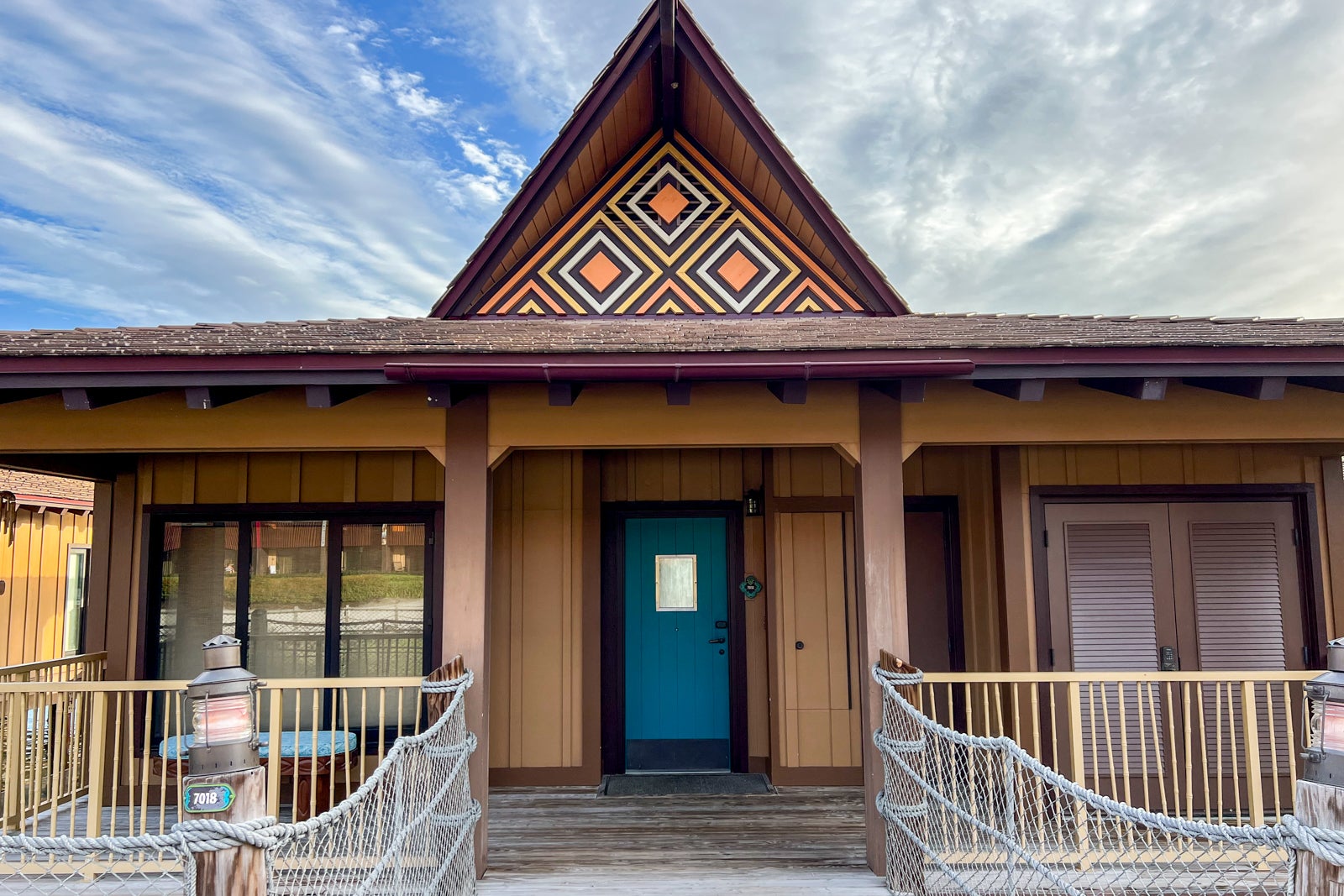 What it's like at Disney's Polynesian overwater bungalows - The Points Guy