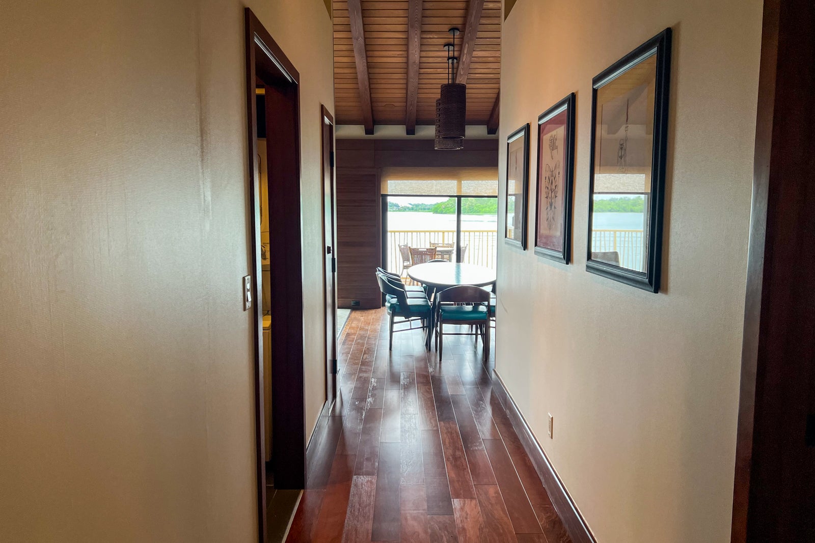 What it's like at Disney's Polynesian overwater bungalows - The Points Guy