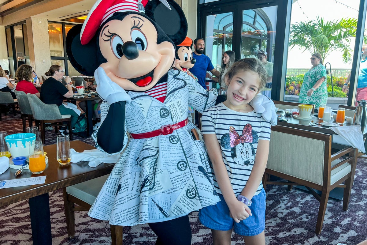 The 5 best character dining meals at Disney World - The Points Guy
