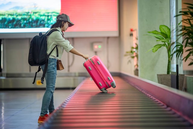 Credit cards that offer you a free checked bag - FletchSports