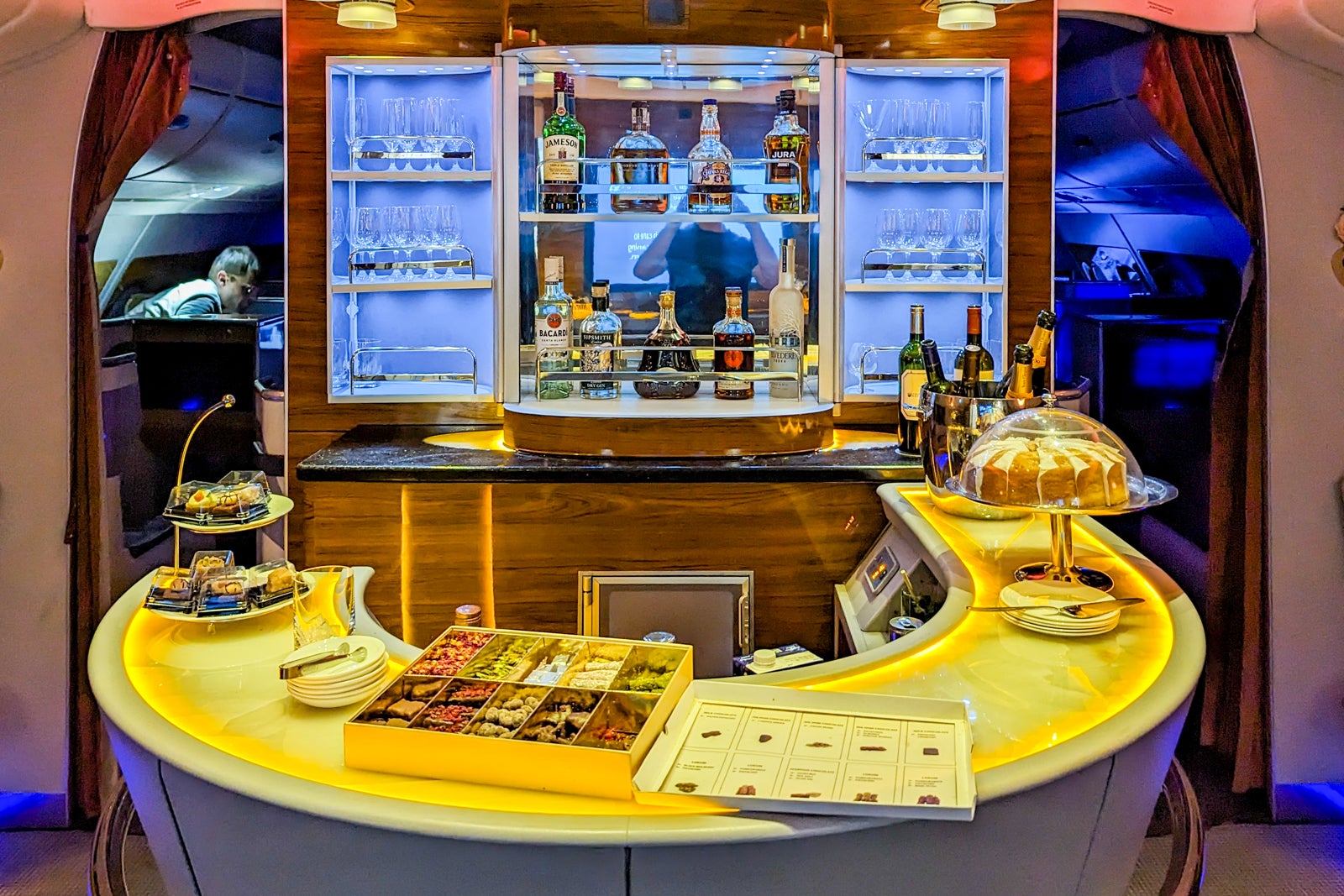 Emirates A380 onboard bar and lounge guide - The Points Guy