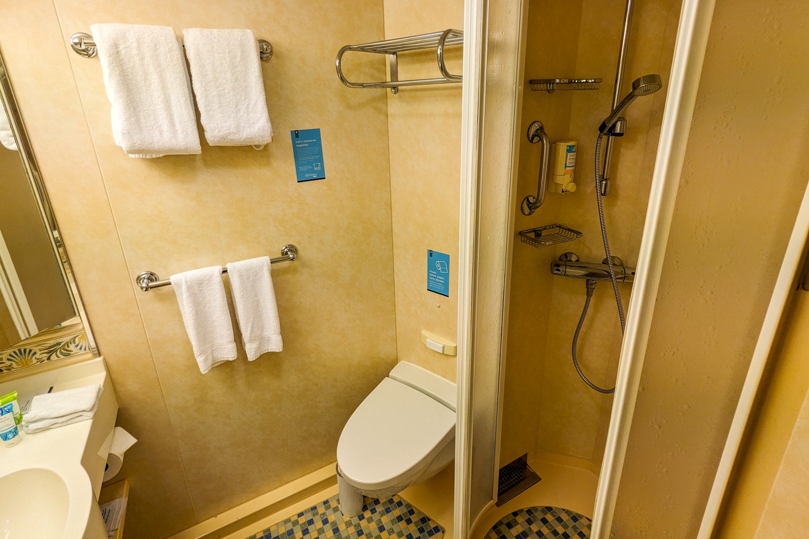 Independence Of The Seas Cruise Ship Review What To Expect On Board A
