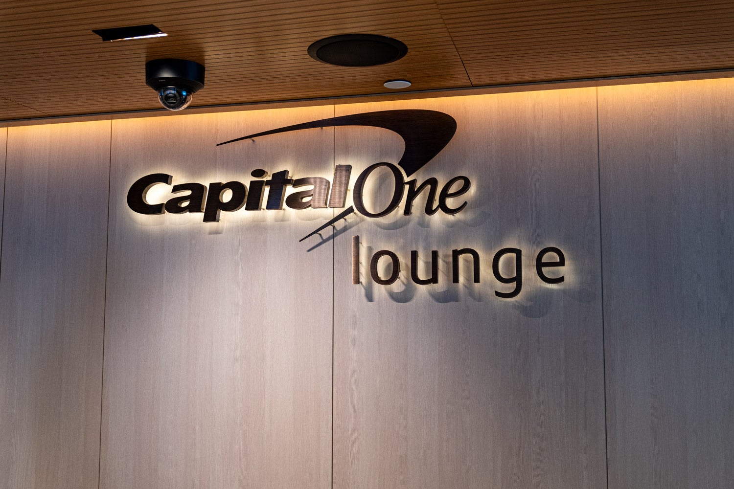 1st look at the brand-new Capital One Lounge at Washington Dulles - The ...