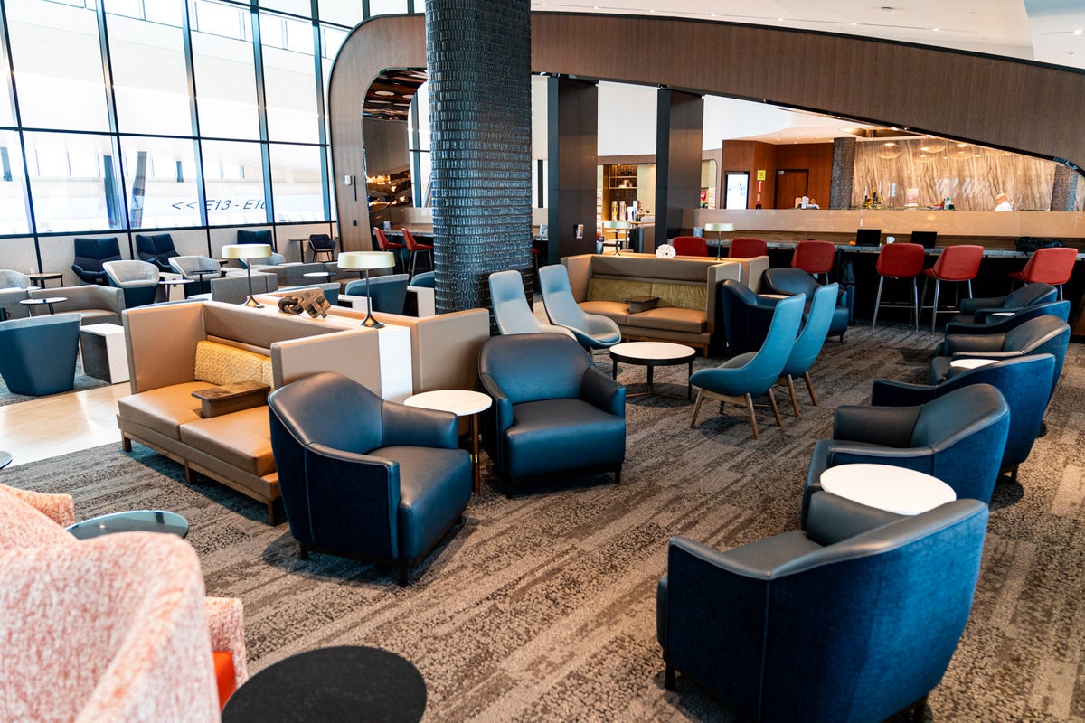 1st look inside: Delta just opened its new Sky Club in Boston's ...