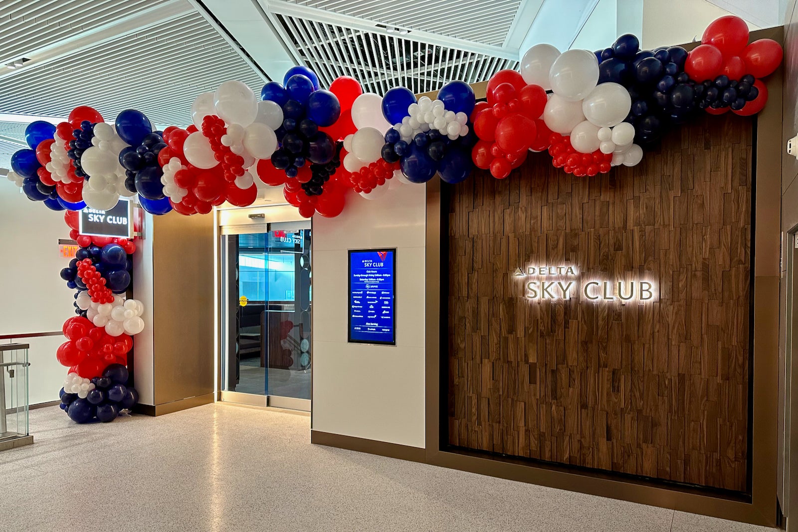 1st look at Delta's new Sky Club in Newark's stunning Terminal A - The ...