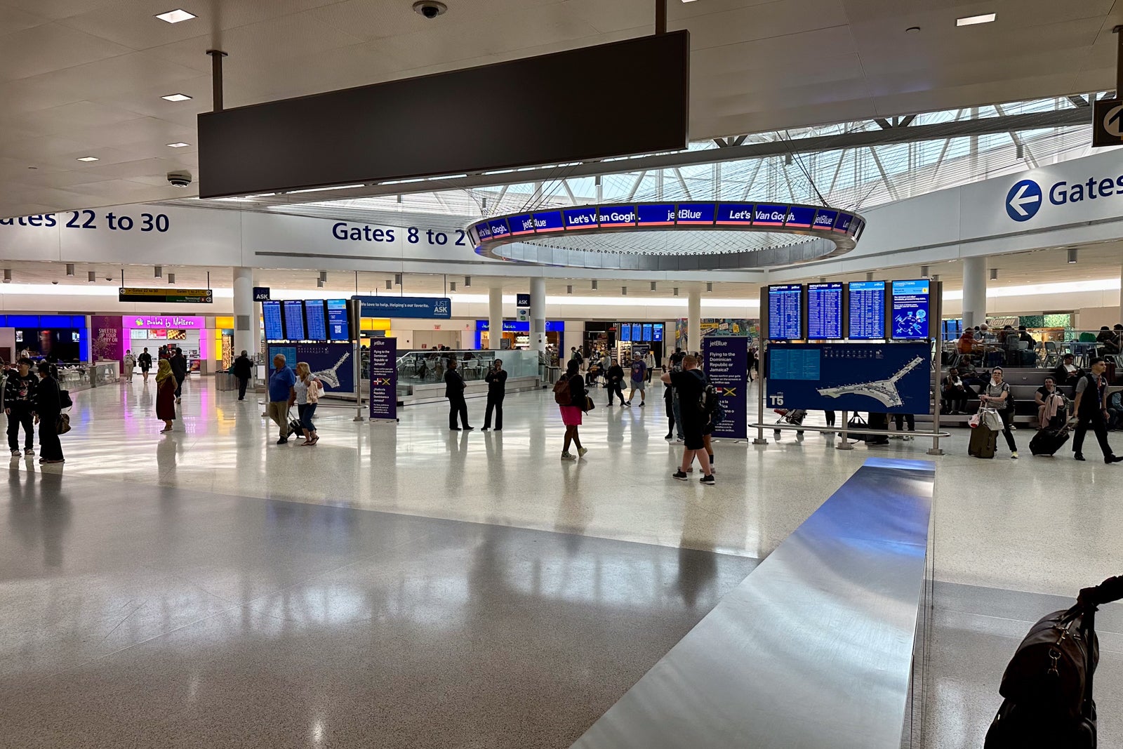 What it was like onboard JetBlue's inaugural flight from New York to ...