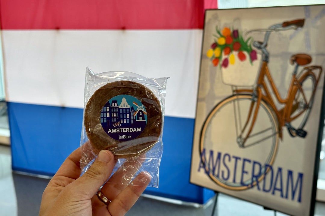 What it was like onboard JetBlue's inaugural flight from New York to ...