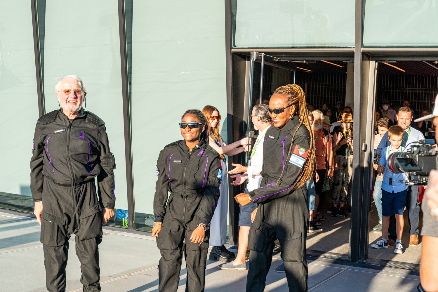What it's like to watch a space launch from Virgin Galactic's spaceport ...