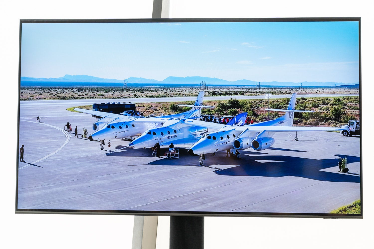 What it's like to watch a space launch from Virgin Galactic's spaceport ...