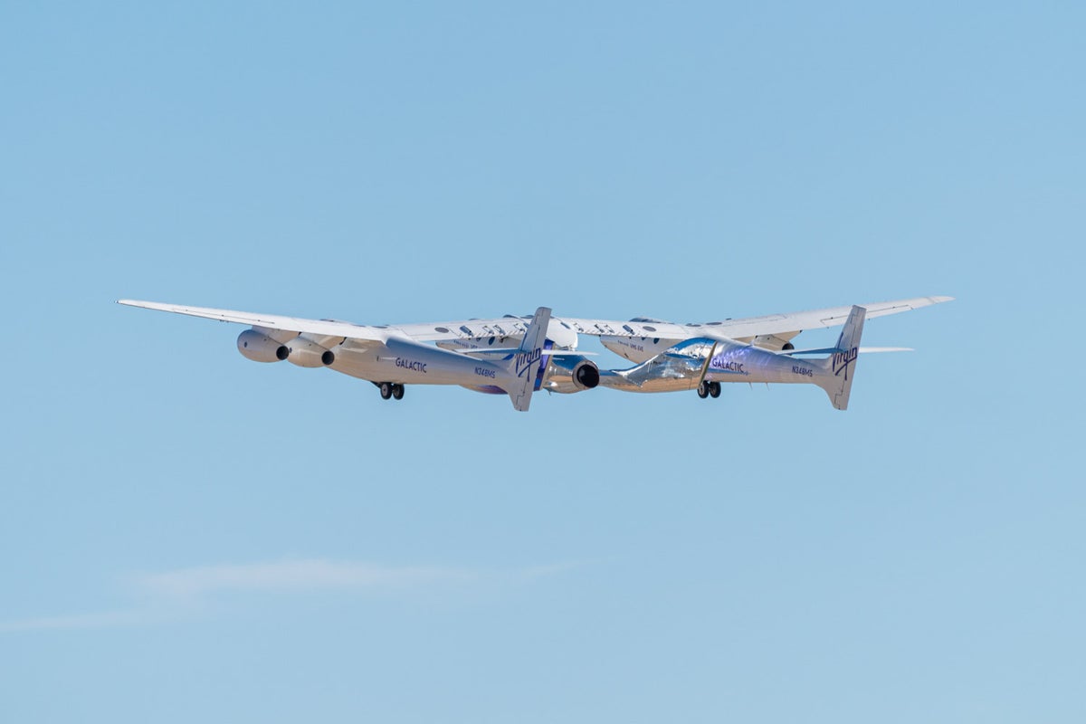 What it's like to watch a space launch from Virgin Galactic's spaceport ...