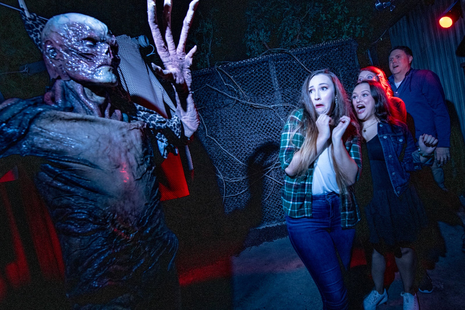 10 terrifying haunted houses announced for Universal Orlando’s ...