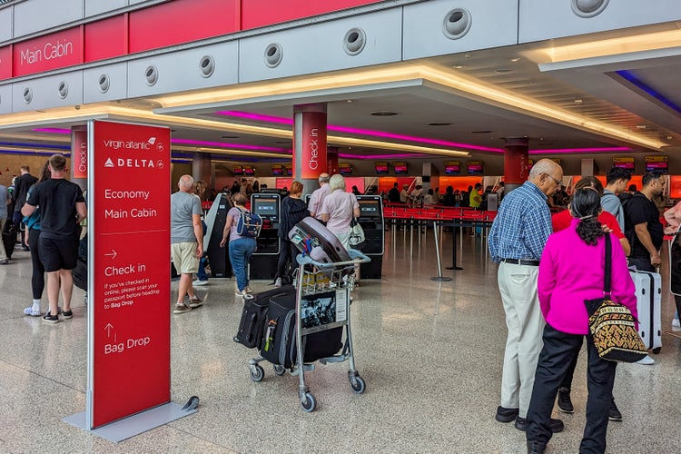 Delta Medallion status: What it is and how to earn it - The Points Guy