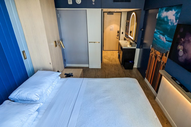 Motto by Hilton New York City Chelsea review: Economical rooms with ...