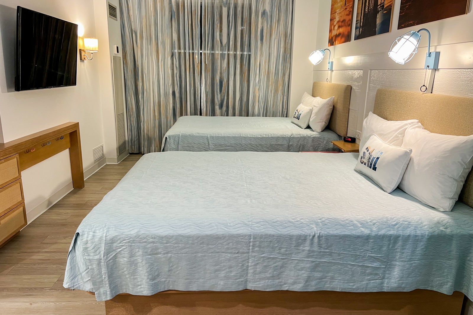 Universal's Endless Summer Resort — Dockside Inn and Suites: What it's ...