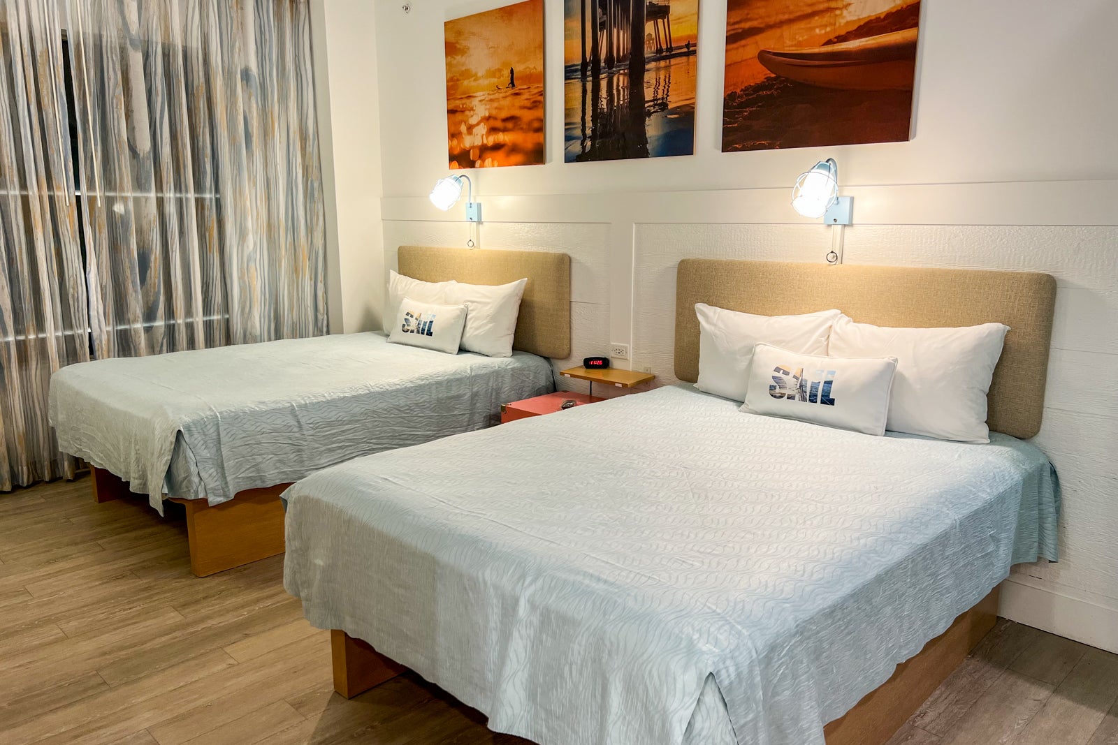 Universal's Endless Summer Resort — Dockside Inn and Suites: What it's ...