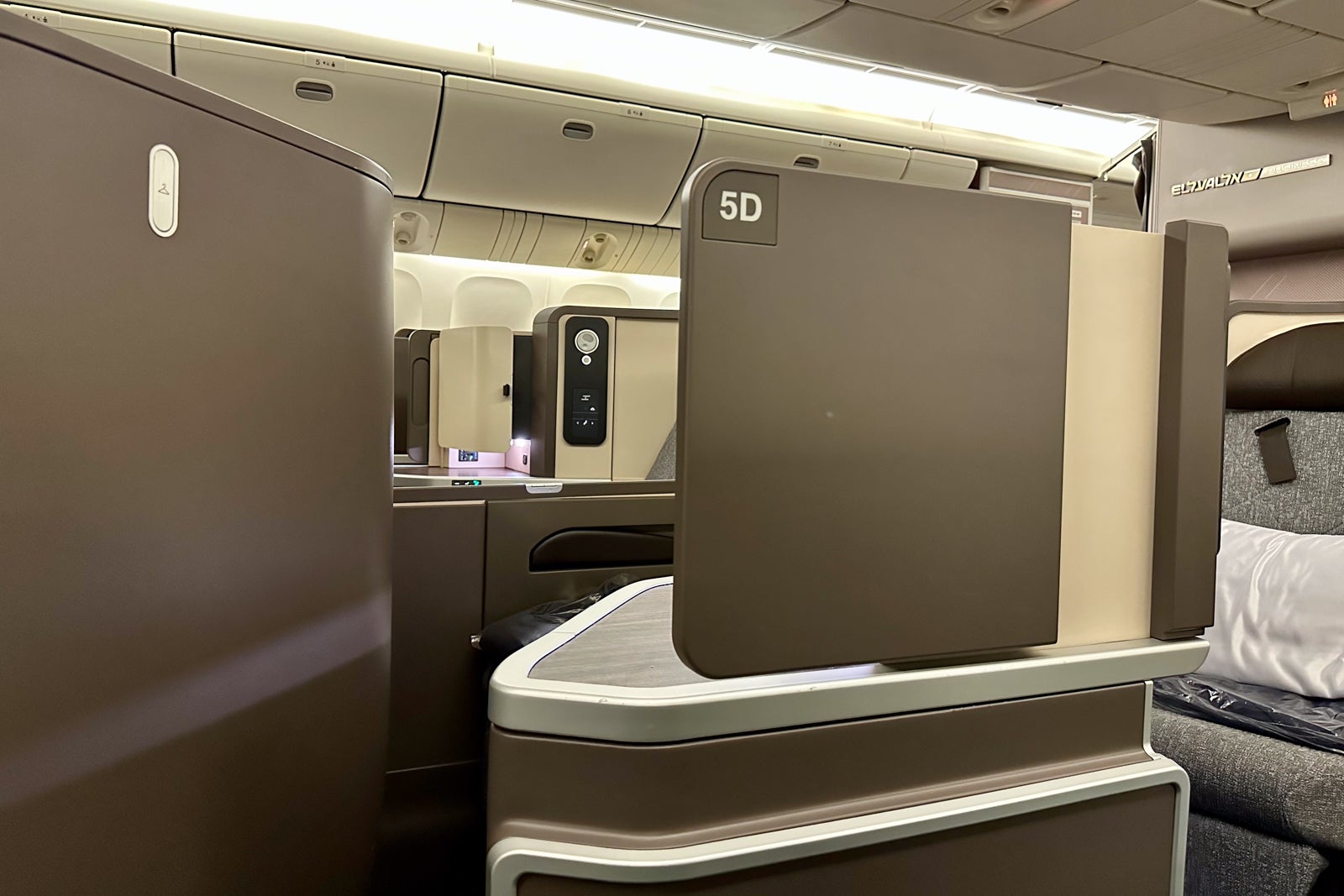 Inside El Al's 1st retrofitted — and massively upgraded — Boeing 777 ...