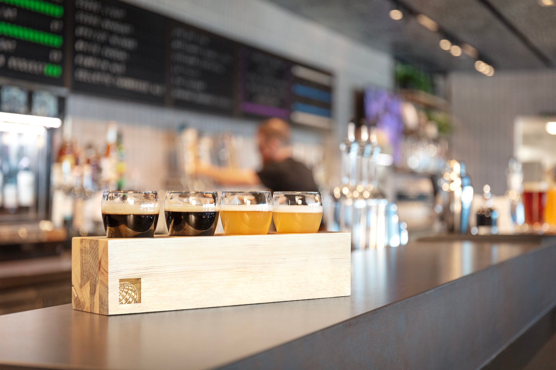 United Airlines debuts largest-ever lounge at Denver International ...