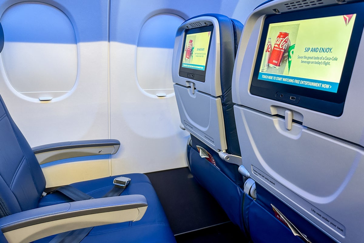 A review of Delta Air Lines economy on the Airbus A321neo from New York ...