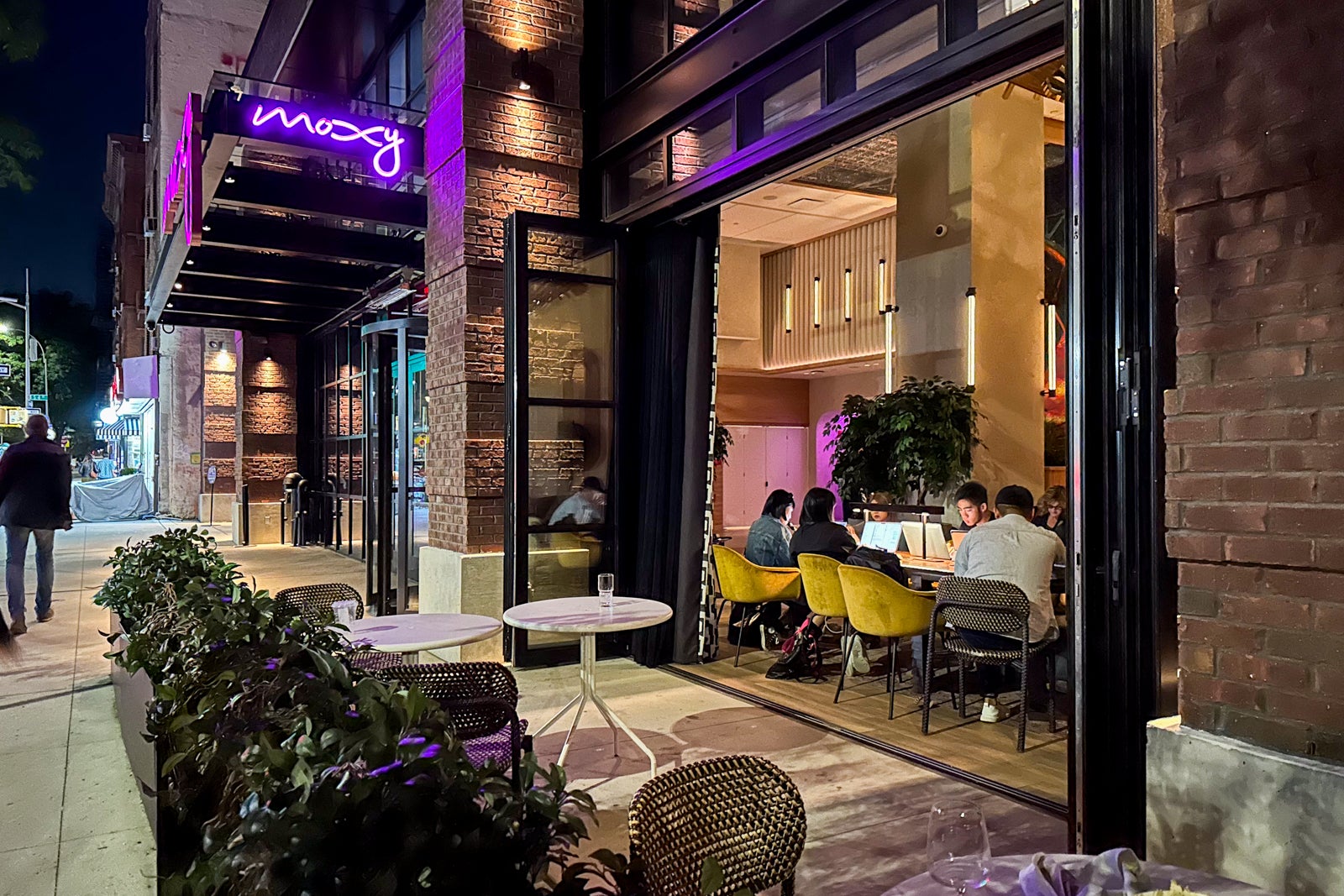 What it’s like staying at the Moxy Brooklyn Williamsburg - The Points Guy