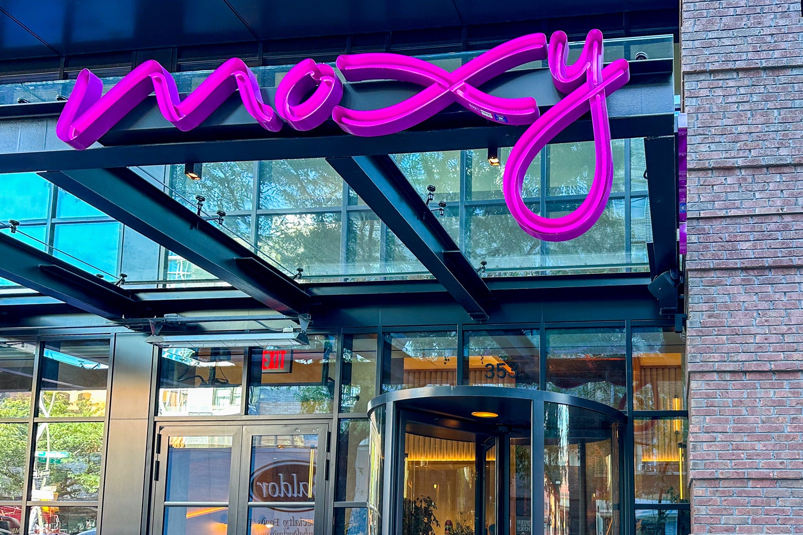 What it’s like staying at the Moxy Brooklyn Williamsburg - The Points Guy