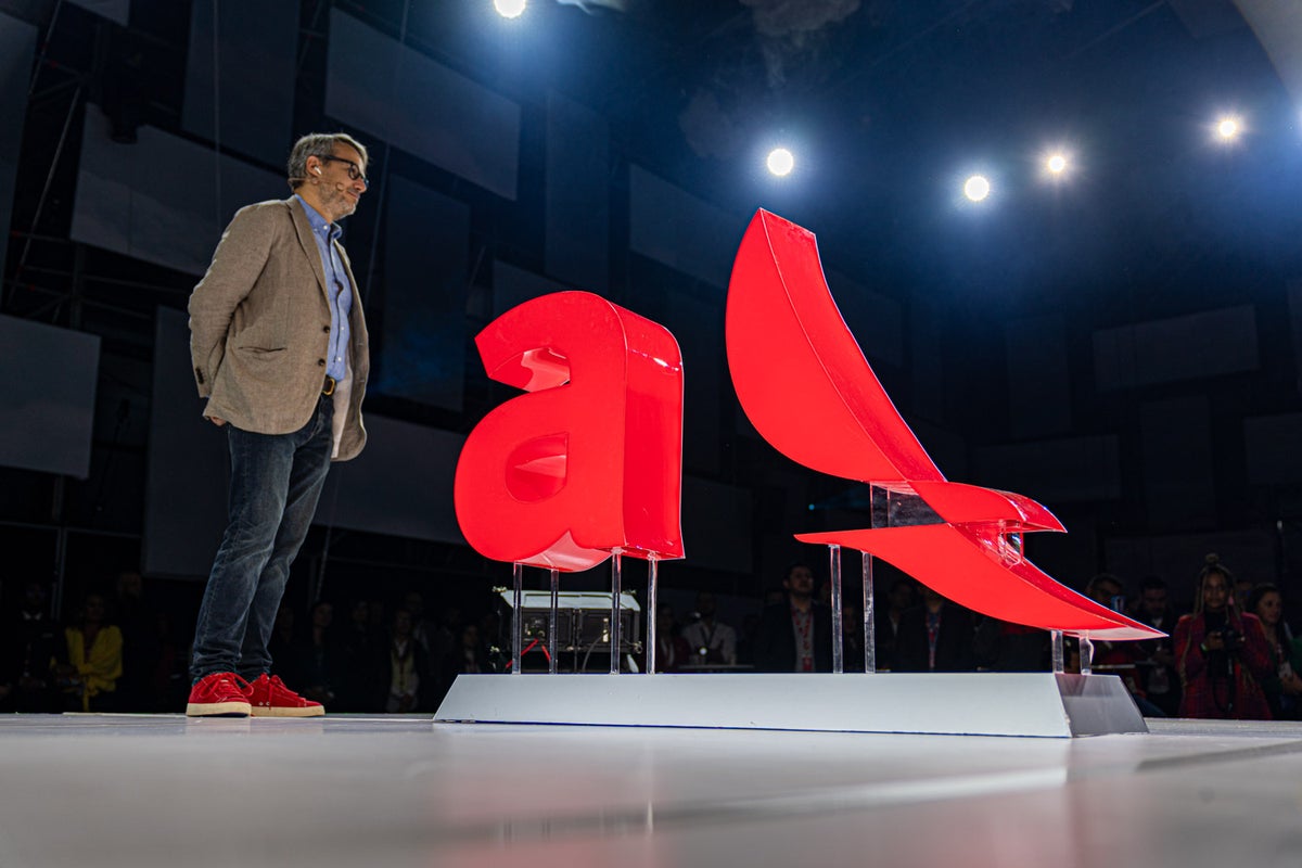 Avianca Airlines rebrands, eyes expansion and improved reliability ...