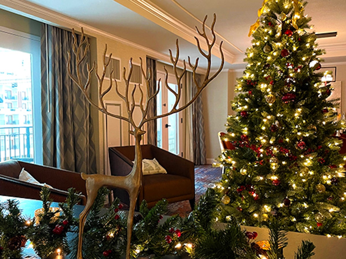 8 hotels with over-the-top Christmas-themed suites - The Points Guy
