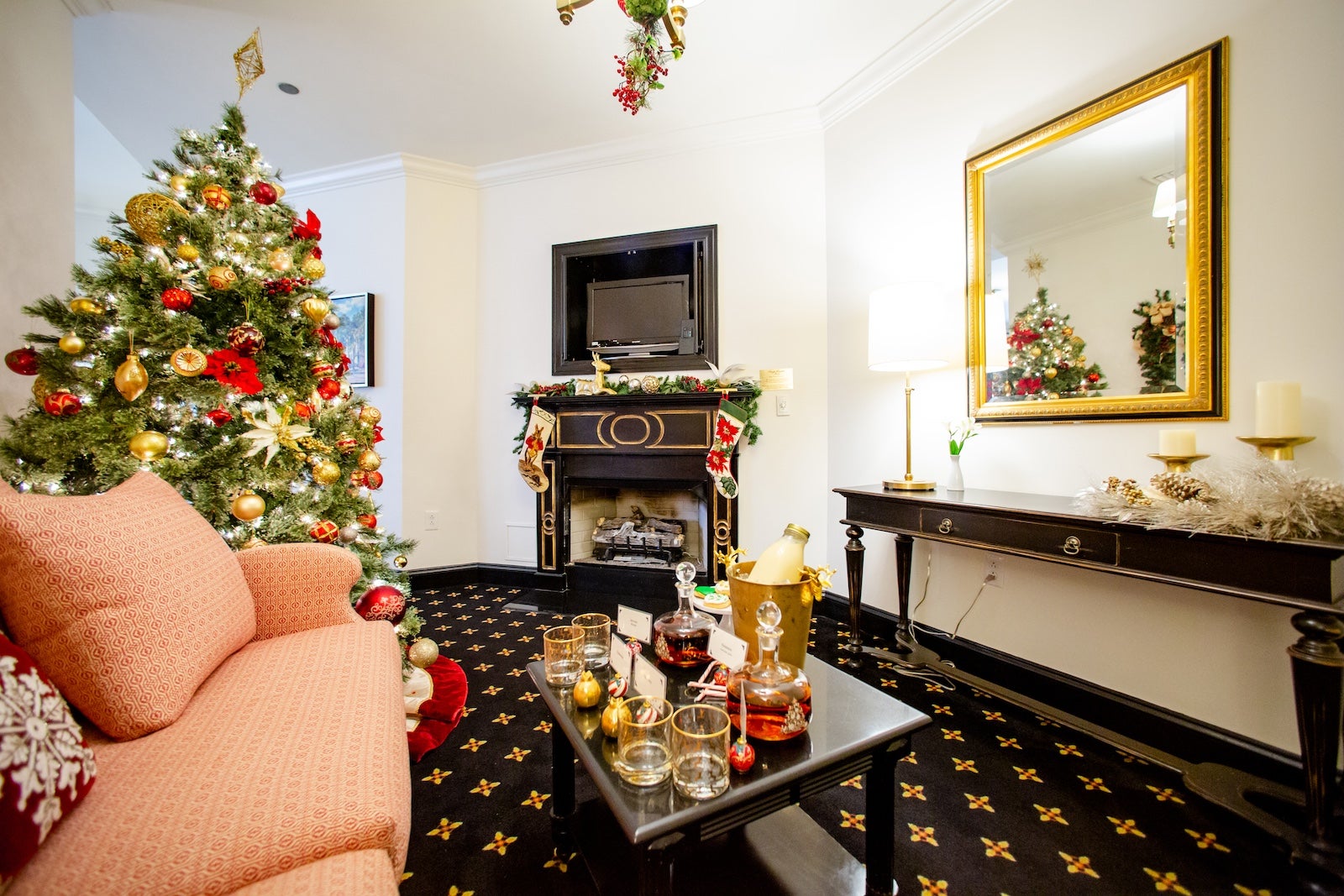 8 hotels with over-the-top Christmas-themed suites - The Points Guy