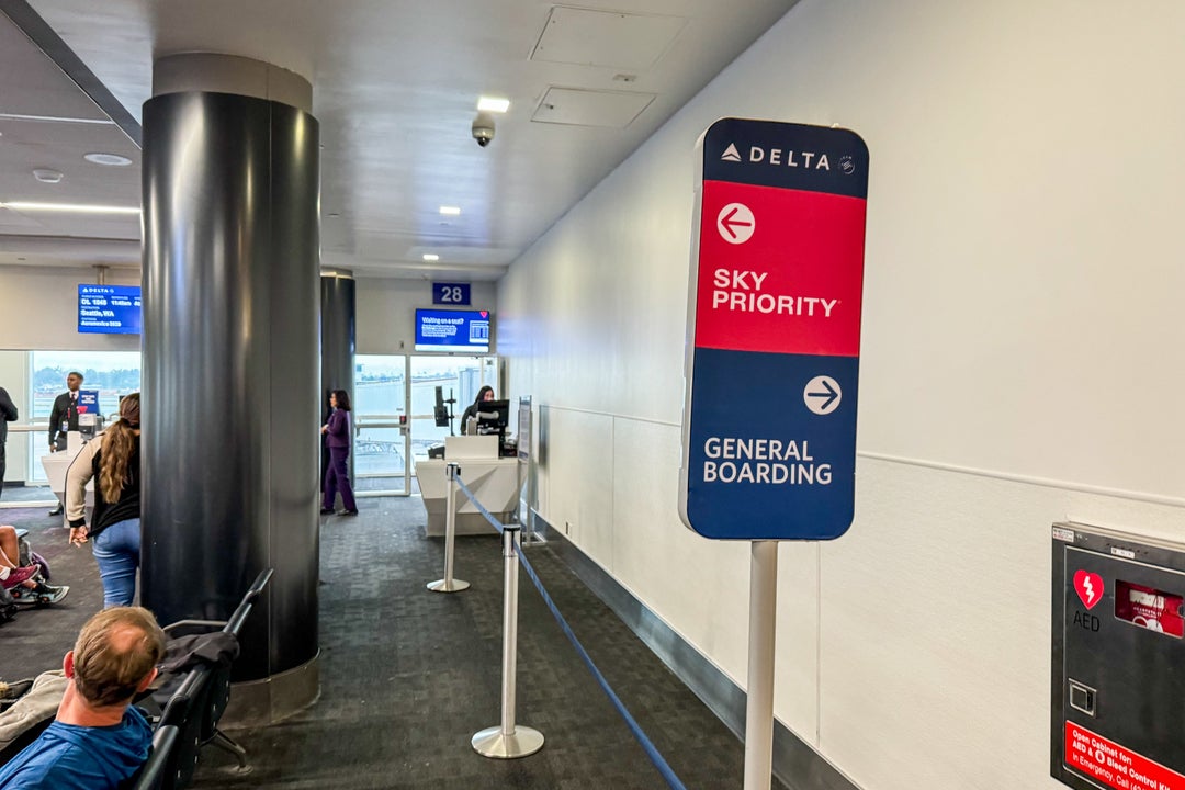 Delta Air Lines domestic first class review - The Points Guy - The ...