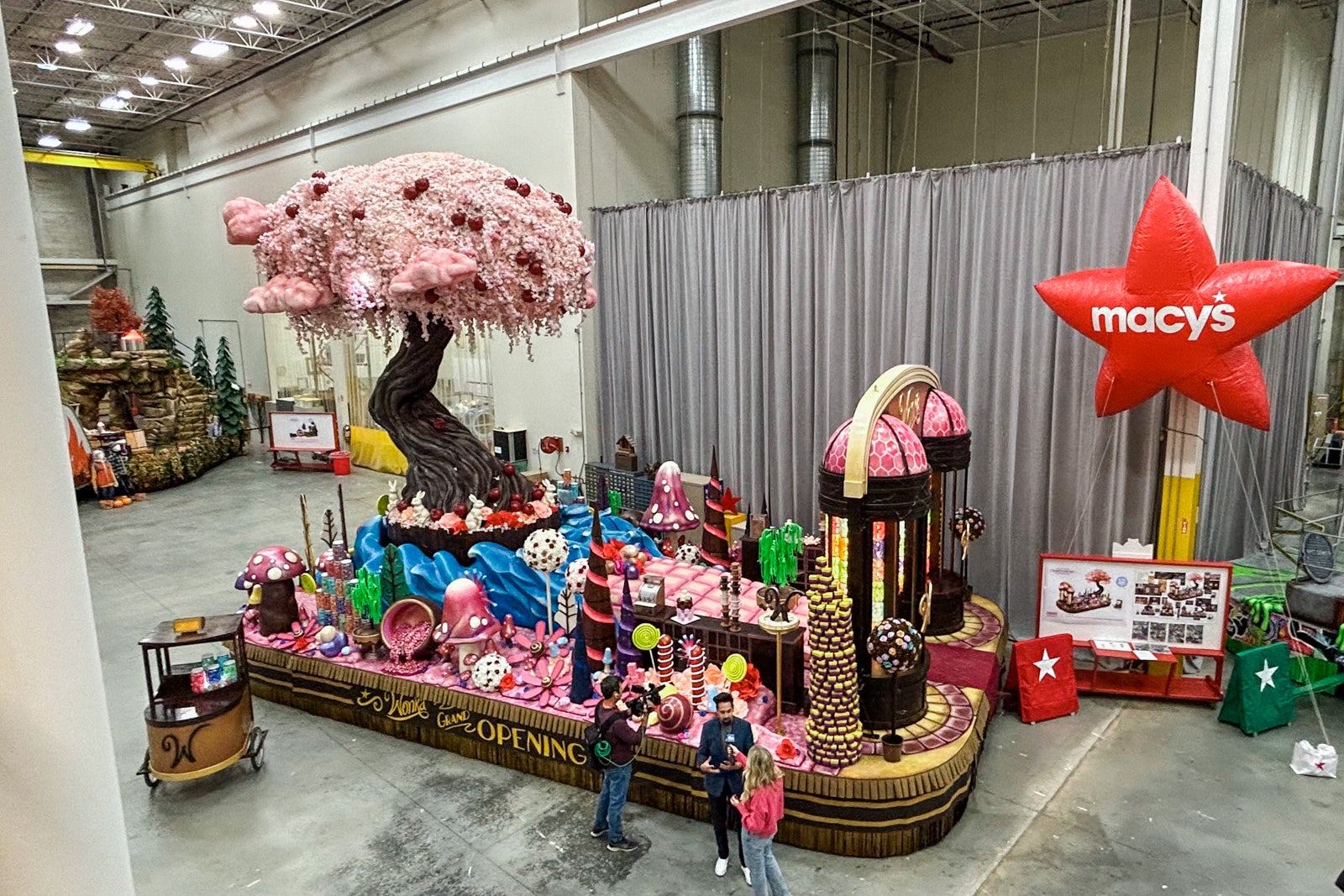 Check out this year's newest Macy's Thanksgiving Day Parade Balloons ...