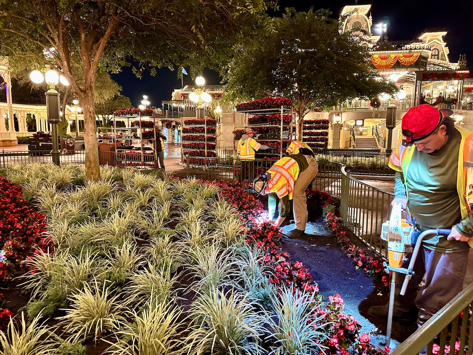 Up all night: How Disney transforms the Magic Kingdom from Halloween to ...