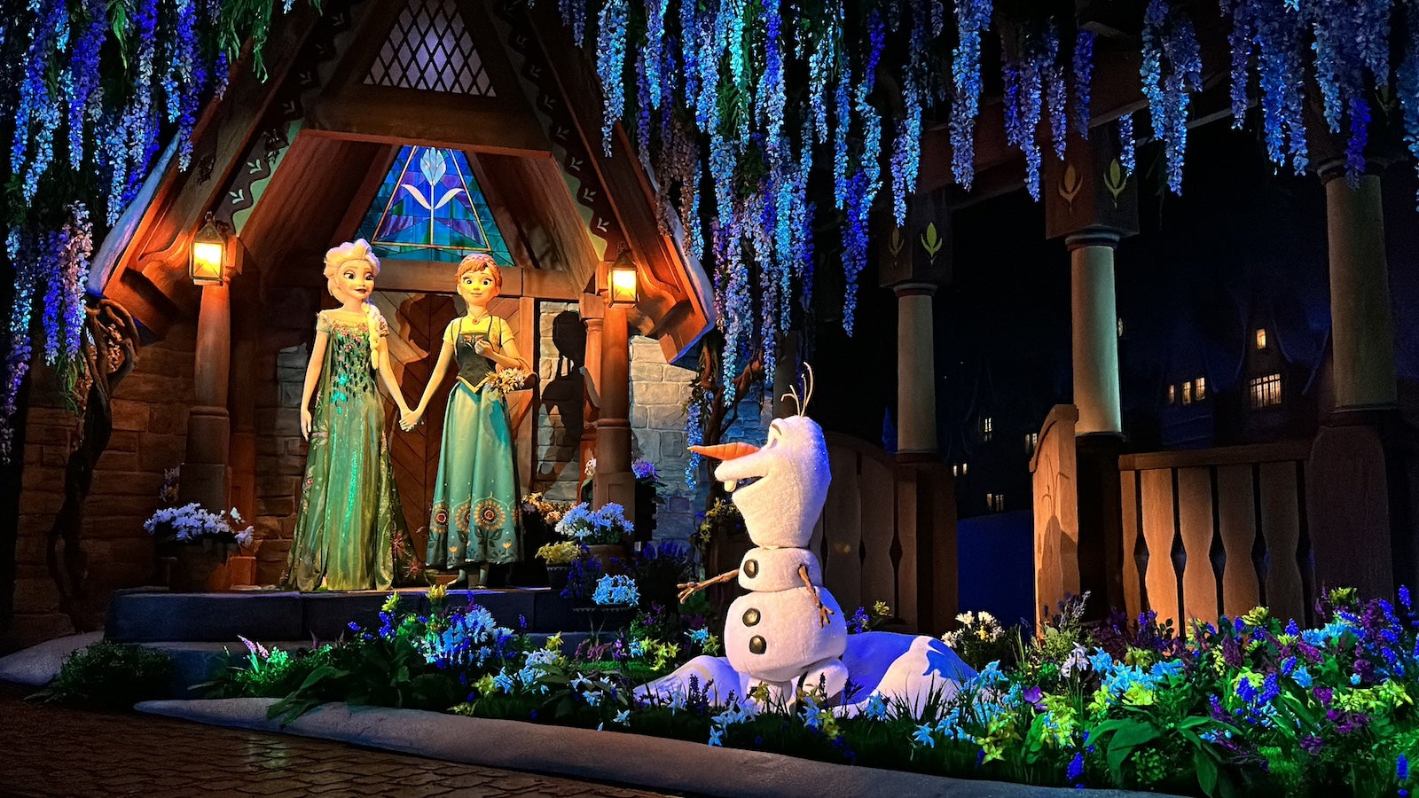 Explore World of Frozen at Hong Kong Disneyland with the team who made ...