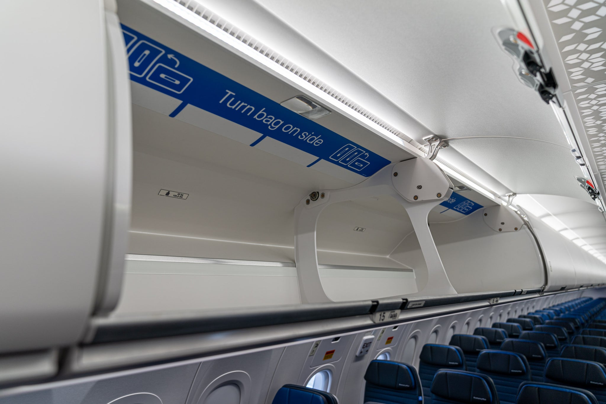 Inside United's 1st Airbus A321neo — step onboard ahead of the ...