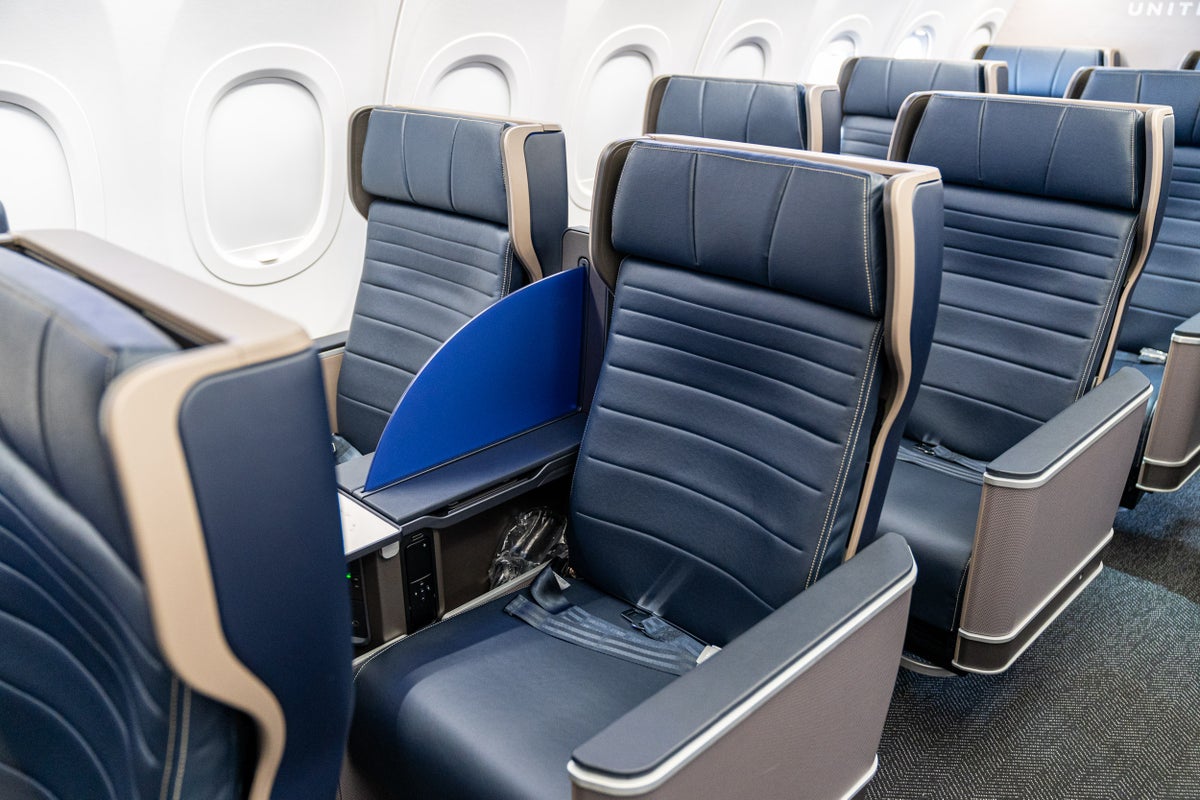 Inside United's 1st Airbus A321neo — step onboard ahead of the ...